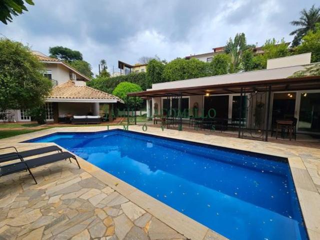 Casa em condomínio, à venda, na Malota A união perfeita entre a natureza e a sofisticação!
