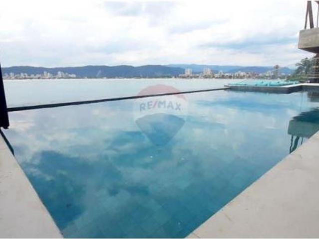 Casa em condomínio à venda na Praia da Enseada Guarujá