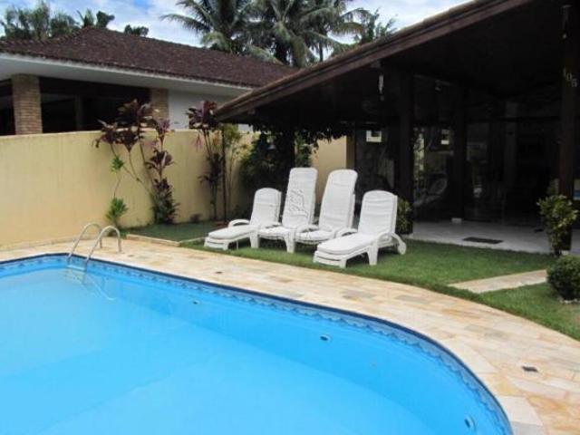Casa em condomínio a venda na praia do Lazaro em Ubatuba!