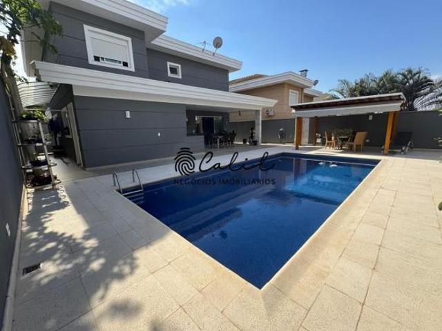 Casa em Condomínio à Venda na Quinta do Golfe | 260 m² Construídos, 3 Suítes e Área Gourmet com Pisc