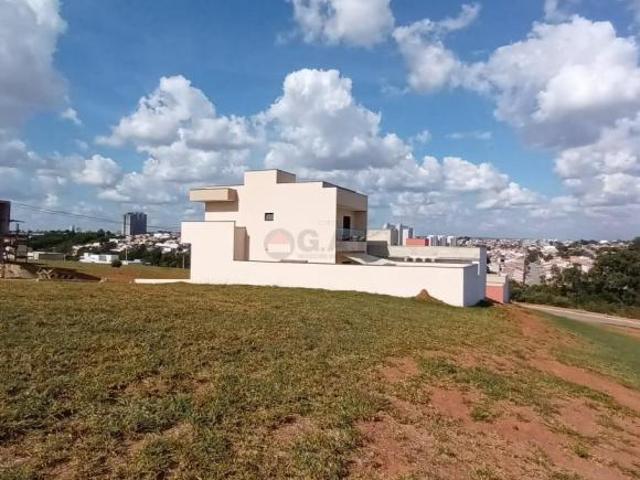 CASA EM CONDOMÍNIO À VENDA NO VILLAGIO WANEL SOROCABA/SP