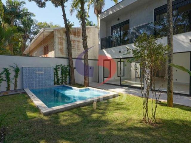 Casa em Condomínio á venda no Alto da Boa Vista, 4 suítes, 6 banheiros 3 vagas cobertas 420m2