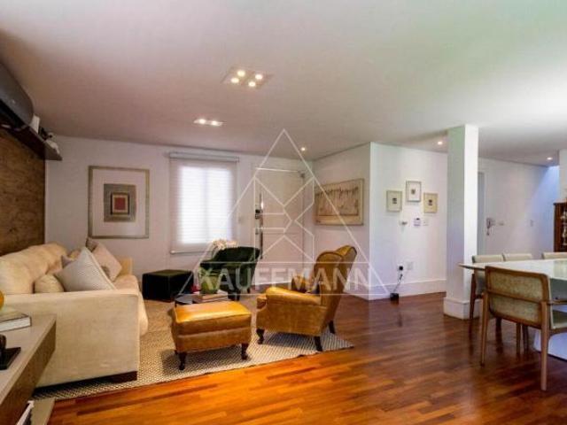 Casa em Condomínio à Venda no Alto da Boa Vista 3 Suítes, 2 Vagas, 195m² A.U