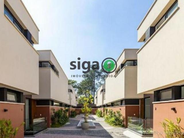 Casa em Condomínio a venda no Alto da Boa Vista com 4 quartos