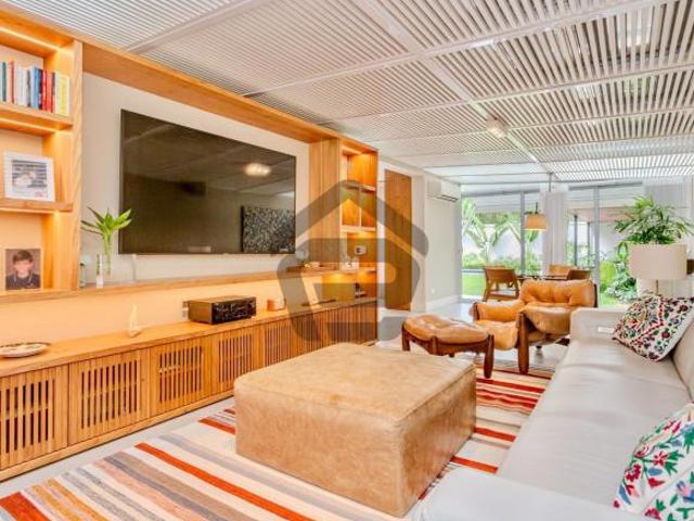 Casa em Condomínio à Venda no Alto de Pinheiros