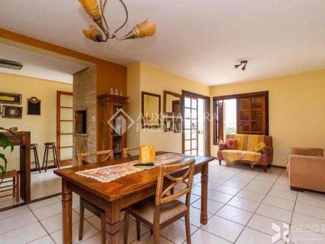 Casa em Condomínio a venda no bairro Cristal com 3 quartos sendo 1 suíte, 2 vagas