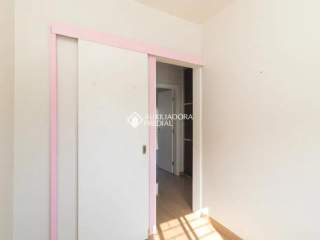 Casa em Condomínio à venda no bairro Ipanema 3 quartos e 1 vaga de garagem