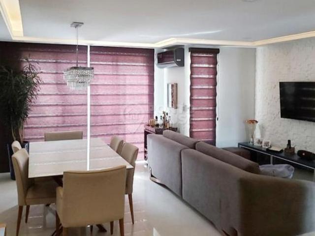 Casa em condomínio à venda no bairro Saúde de 3 dormitórios, 1 suite e 2 vagas