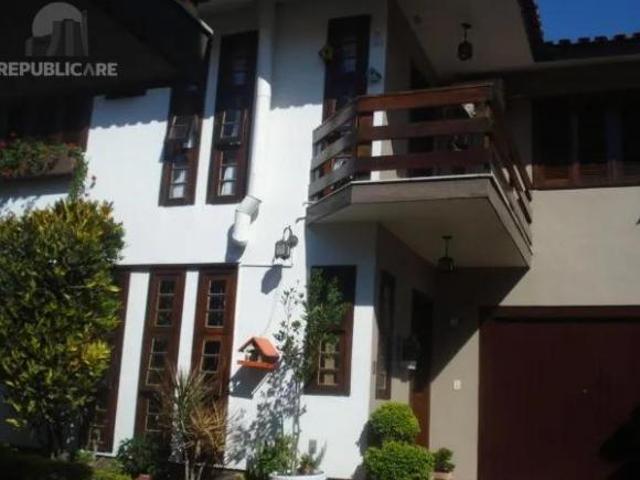 Casa em Condomínio à Venda no Bairro Tristeza – Zona Sul de Porto Alegre
