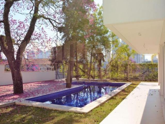 Casa em condomínio à venda no Brooklin Velho S.P. 04 quartos