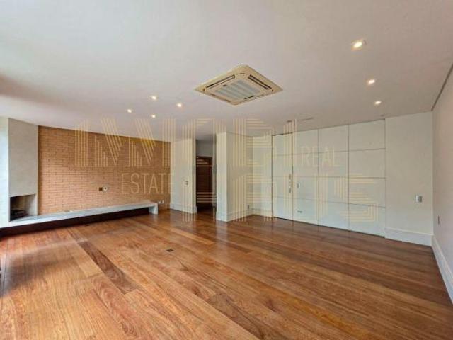 Casa em condomínio à venda no Campo Belo | 3 quartos/ 3 suítes