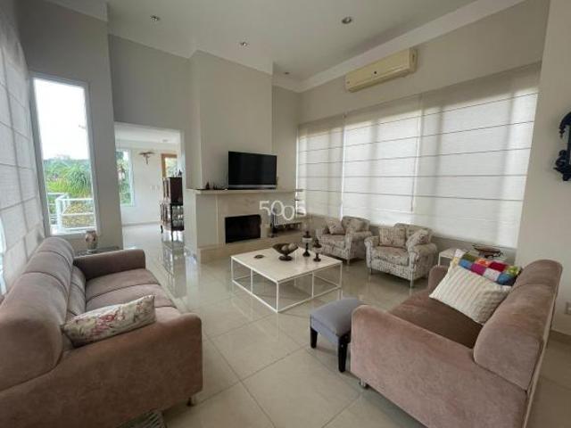 Casa em condomínio à venda no Cond. Campos de Santo Antônio em Itu, 3 suítes, com 283m² construídos
