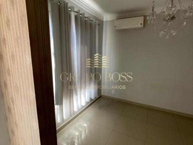 Casa em Condomínio à Venda no Condomínio Giardino I: 3 quartos, 1 suíte, 3 banheiros, 2 vagas cobert