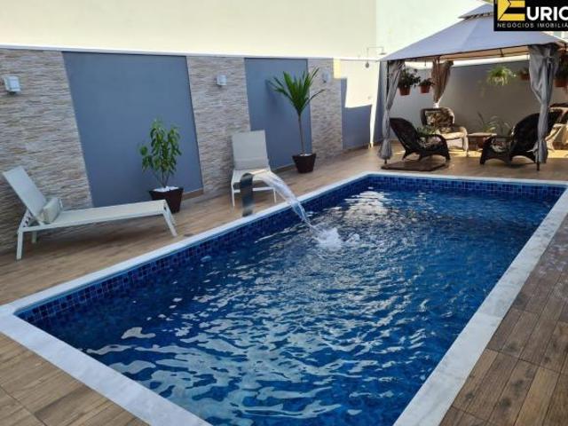 Casa em condomínio à venda no Condomínio Portal do Jequitibá em Valinhos/SP
