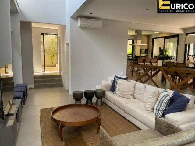 Casa em condomínio à venda no Condomínio Porto Seguro Village em Valinhos/SP