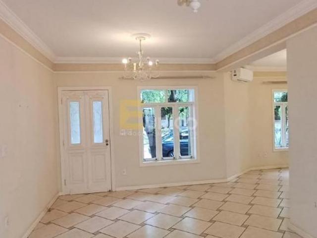 Casa em condomínio à venda no Condomínio Residencial Camburi em Valinhos/SP
