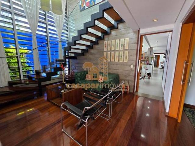 Casa em Condomínio à Venda no Espaço Cerâmica, 300m² com 4 Suítes e 4 Vagas