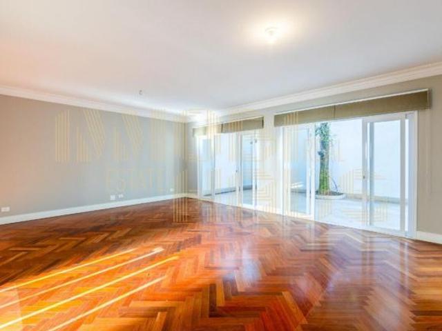 Casa em condomínio à venda no Jardim Cordeiro | 4 quartos / 4 suítes