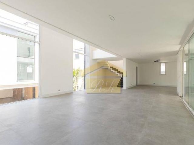 Casa em Condomínio à Venda no Jardim Cordeiro | 712m² | 4 Suítes | Alto Padrão