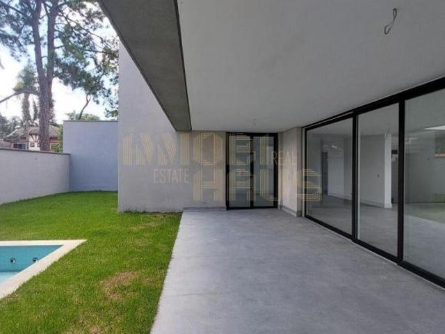 Casa em condomínio à venda no Jardim Cordeiro, SP 4 quartos/4 suítes