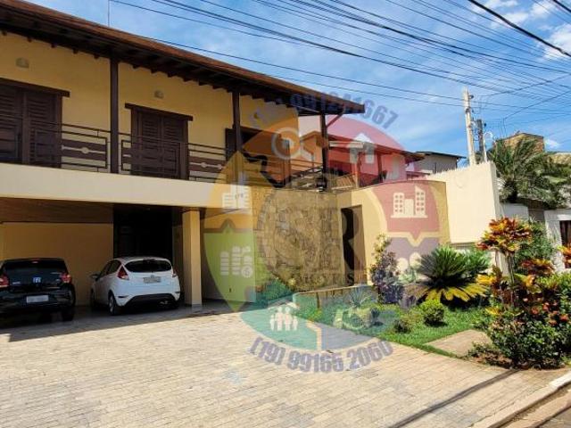 Casa em Condomínio à Venda no Jardim Chapadão – 4 Dormitórios | Piscina | Energia Solar