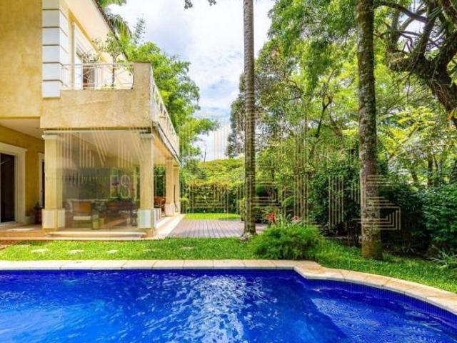 Casa em condomínio à venda no Jardim Petrópolis | 4 quartos / 4 suítes