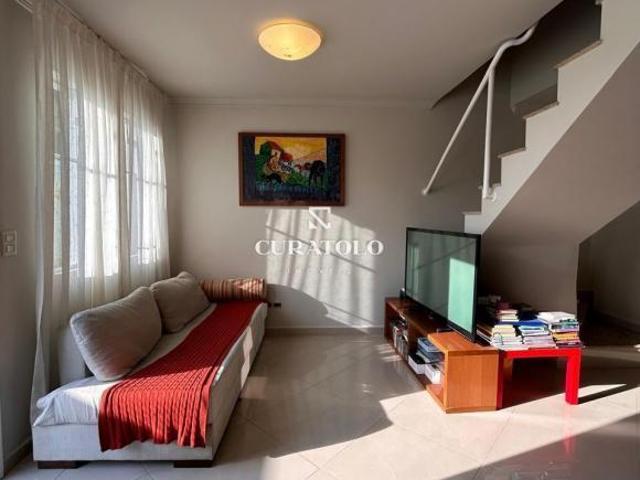 Casa em condomínio à venda no Jardim Pinheiros região do Butantã com 3 quartos e 2 vagas