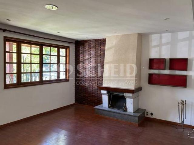 Casa em Condomínio á Venda no Morumbi com 173m², 3 quartos sendo 2 suítes, 3 vagas