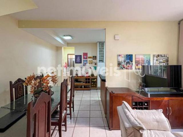 Casa em Condomínio à venda no Paquetá!