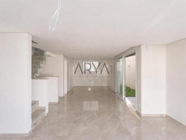 Casa em condomínio à venda no Santa Cândida ARYA1