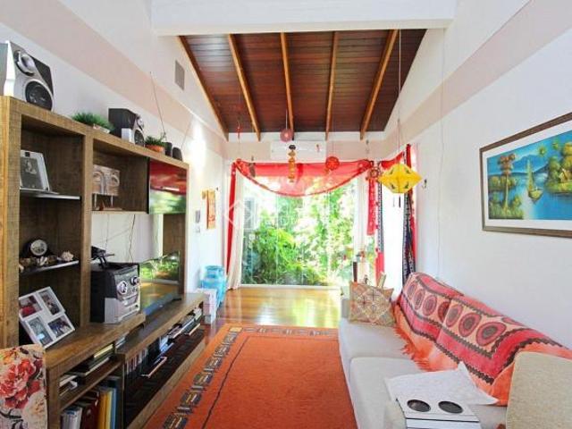Casa em condomínio a venda quartos1 suíte 2 vagas no bairro Tristeza