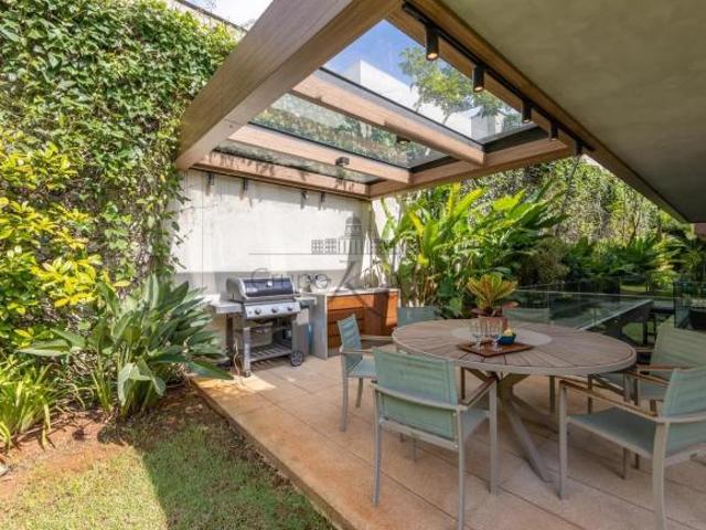 Casa em Condomínio Alto de Pinheiros 3 Suítes 628m²