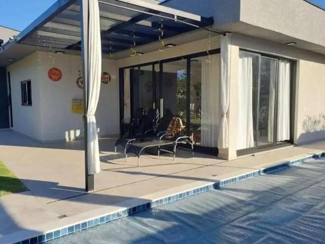 Linda Casa em Condominio Alto Padrão em Atibaia