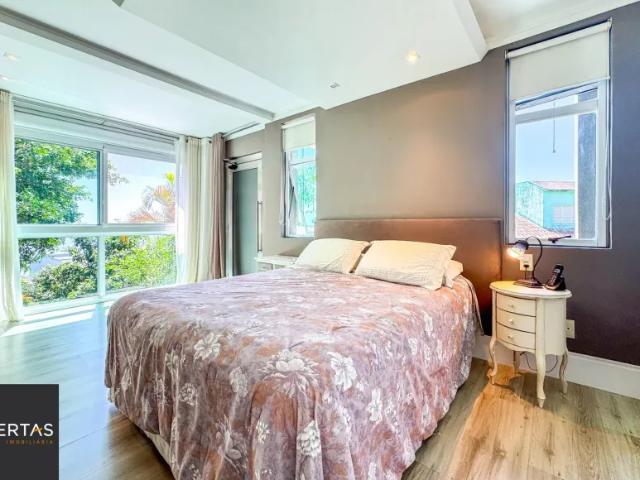 Casa em condomínio Alto Padrão Vila Assunção 03 suítes e 04 Garagens cobertas
