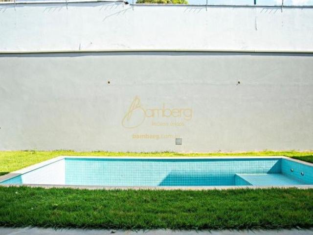 Casa em condomínio Alto Padrão/recem construída 4 suítes, 6 a 10 vagas, piscina, área gourmet