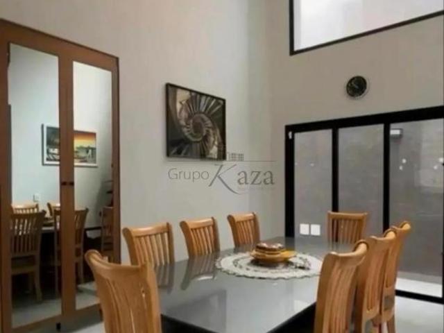 Casa em Condomínio Aldeia da Serra 3 Suítes 270m²