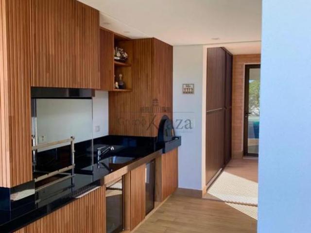 Casa em Condomínio Alphaville 4 Dormitórios 500m²