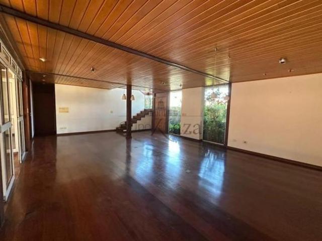 Casa em Condomínio Alphaville Santana de Parnaíba 4 Suítes 1.010m²