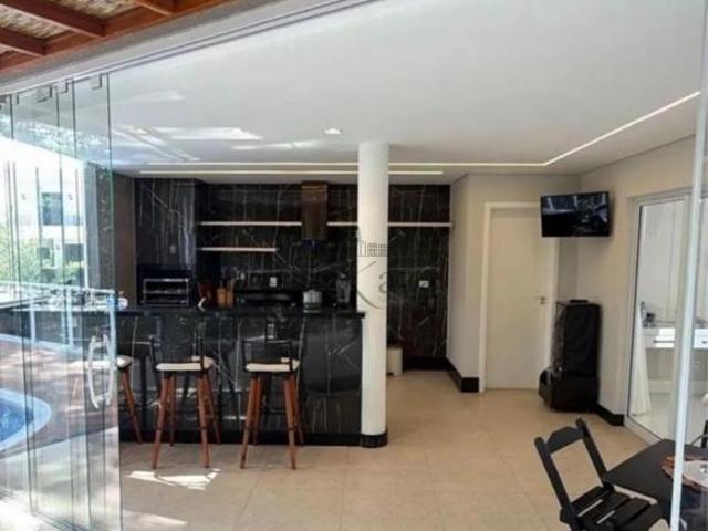 Casa em Condomínio Alphaville Santana de Parnaíba 4 Suítes 417m²