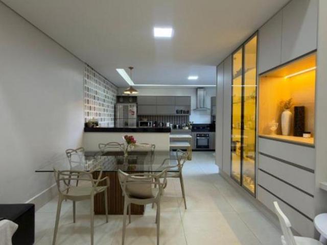 CASA EM CONDOMINIO ARNIQUEIRAS