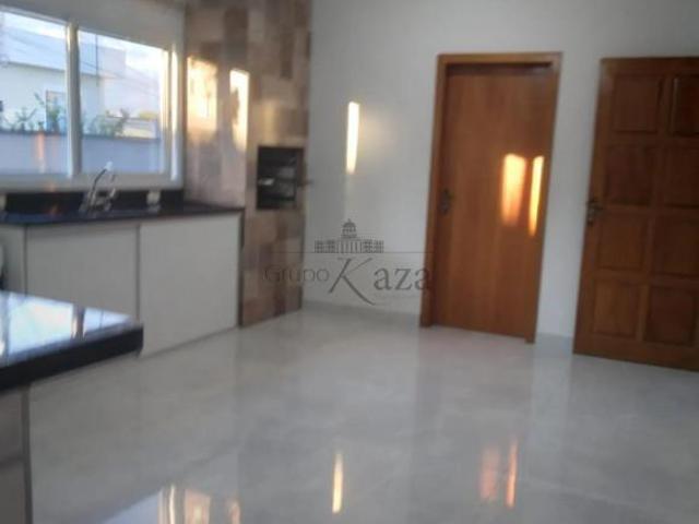 Casa em Condomínio Bairro do Grama Condomínio Terras do Vale 3 Dormitórios 183m²