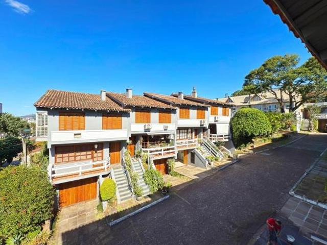 Casa em condomínio bairro Tristeza, com 185m² privativos