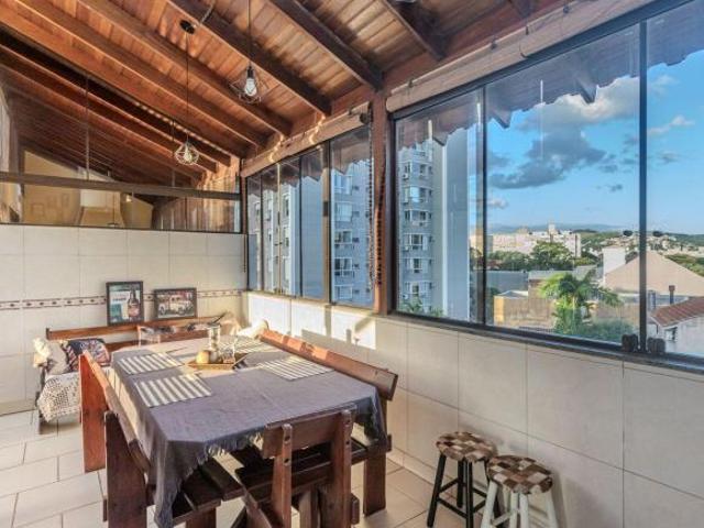 Casa em Condomínio bairro Tristeza de 3 dormitórios e 3 vagas
