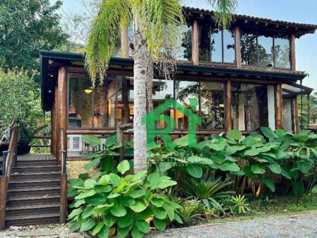 Casa em Condomínio Beira Mar em Maresias, 4 suítes, lazer completo, 4 vagas, à venda, 200 m² por R$