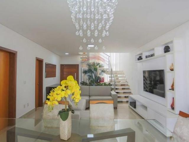 Casa em condomínio Golden Park com 3 Quartos