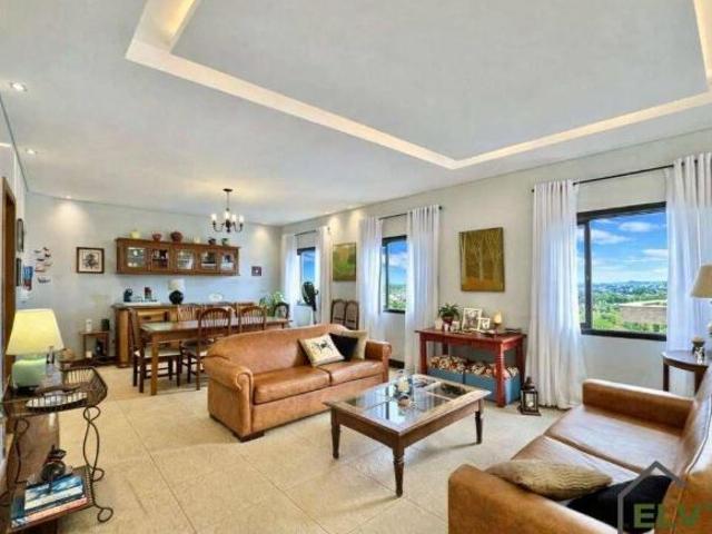 Casa em Condomínio Golf Village | 3 Quartos, 4 Vagas e 330m² em Carapicuíba