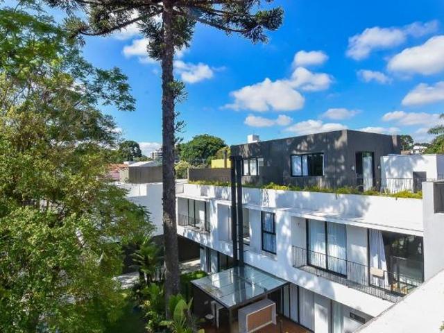 CASA EM CONDOMÍNIO | GUABIROTUBA | 3 SUÍTES | 192M² Porteira Fechada