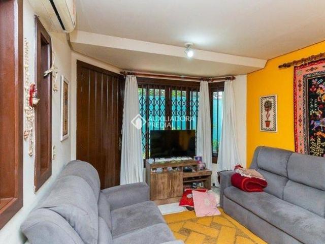 Casa em condomínio de 3 dormitórios no bairro Ipanema