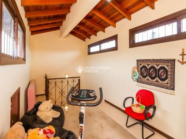 Casa em condomínio de 3 dormitórios no bairro Ipanema