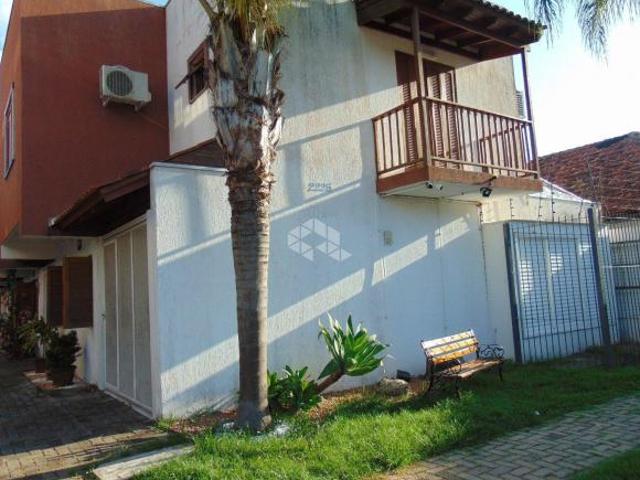 Casa em condomínio de 3 quartos com 2 garagens no bairro Tristeza